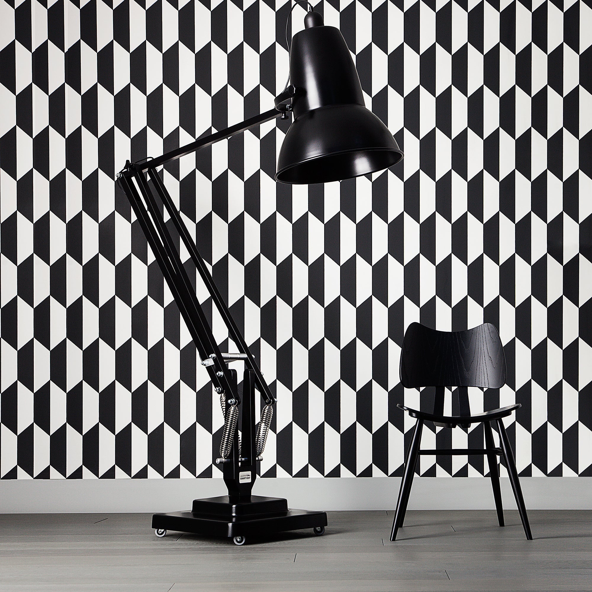 Giant Floor Lamp – Radilum