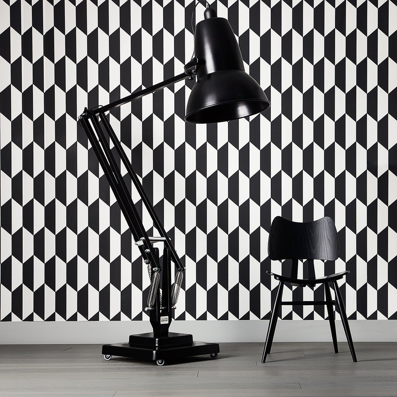 Giant Floor Lamp – Radilum