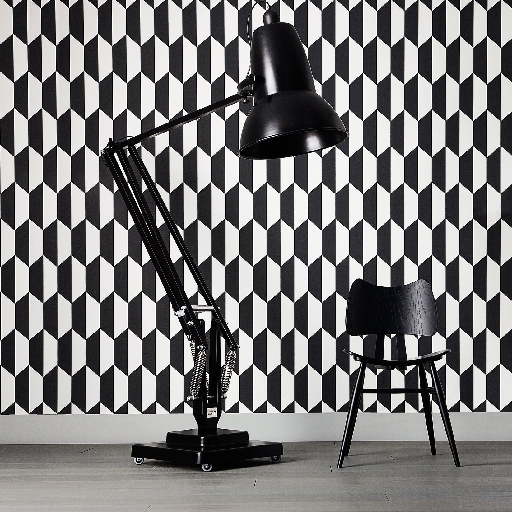 Giant Floor Lamp – Radilum